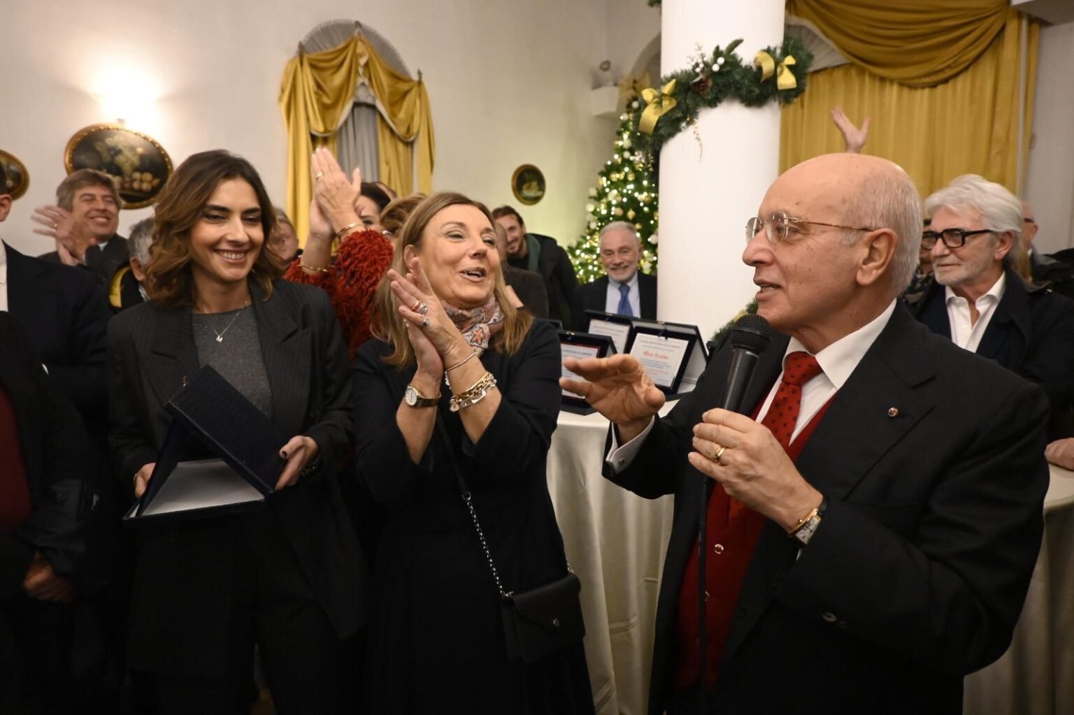 FOTO/Contro l’oblio e l’indifferenza: Angelo Montemarano celebra i 30 ...