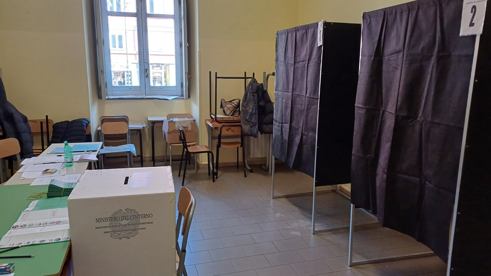 Voto, tensione al seggio di Montoro: arrivano i carabinieri – Corriere ...