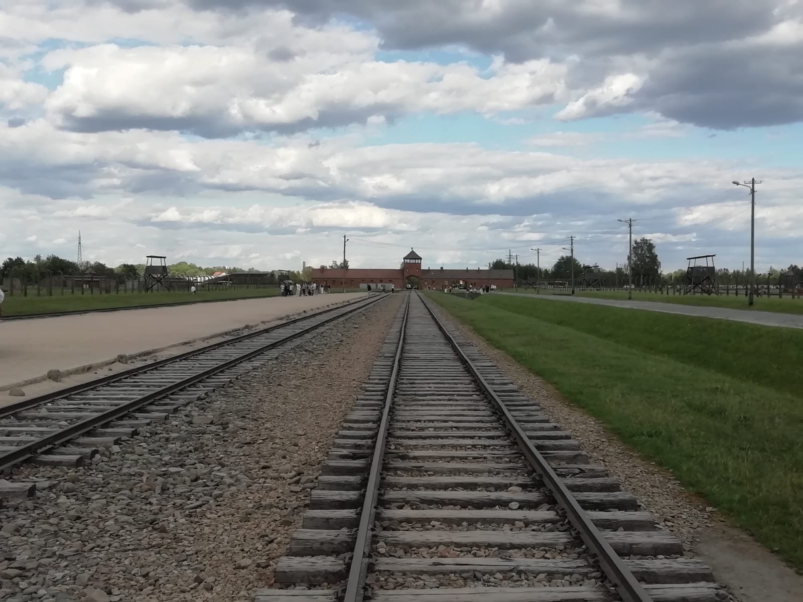 “Viaggio della Memoria” a Cracovia: gli studenti del “Ruggero II” tra ...